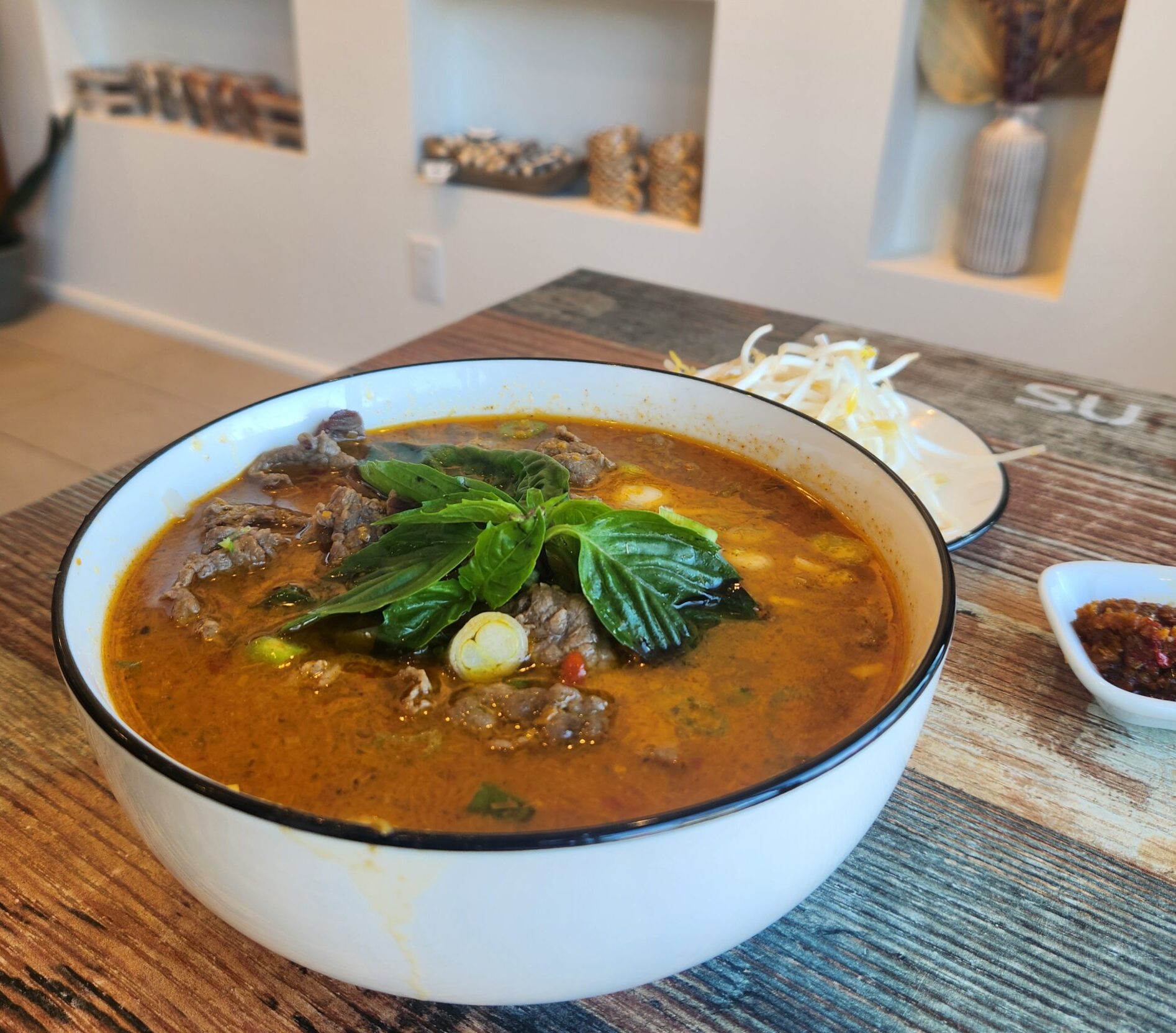 Vietnamese restaurant in South Surrey | 236-547-2203